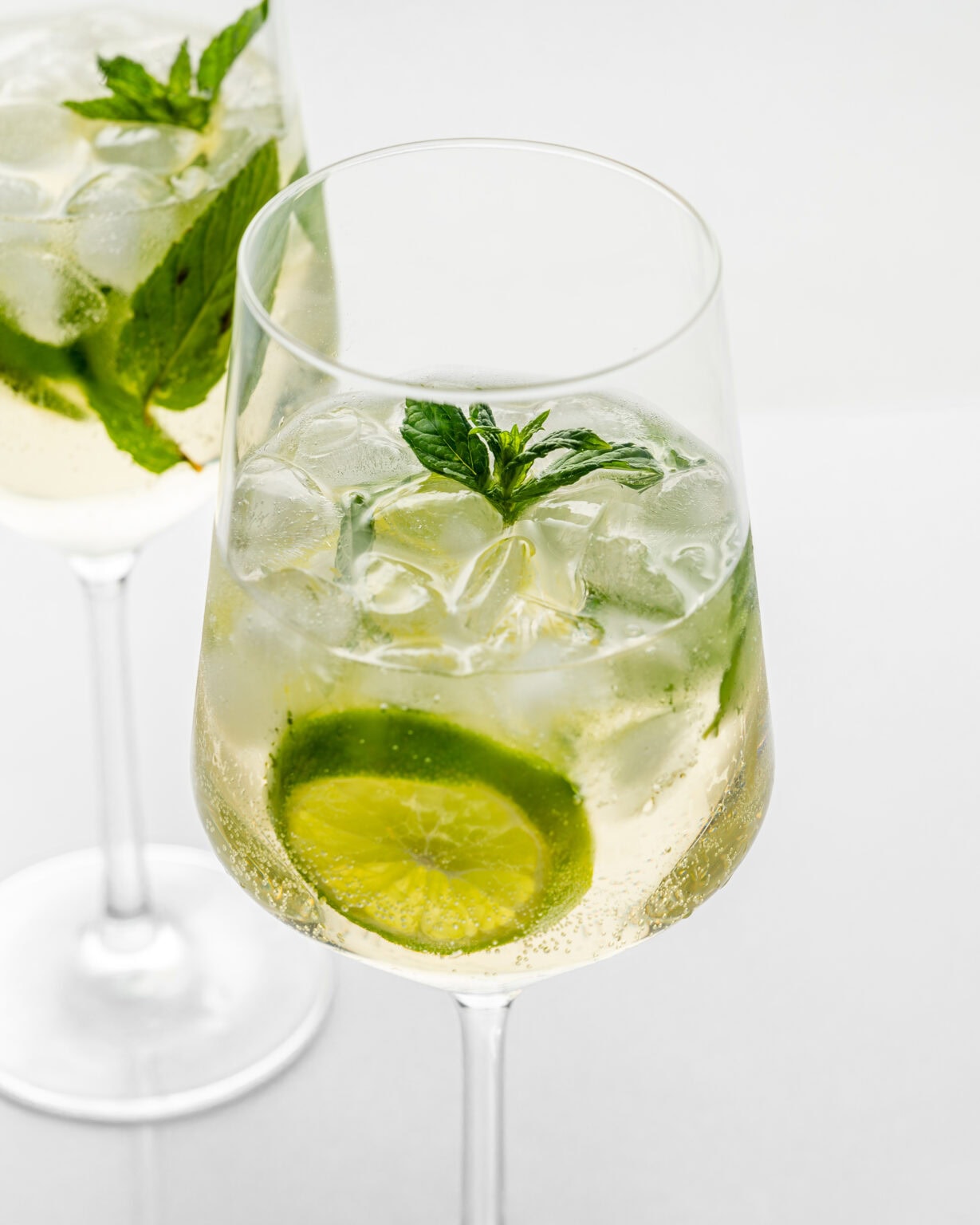Hugo Spritz Recipe (Elderflower Spritz)