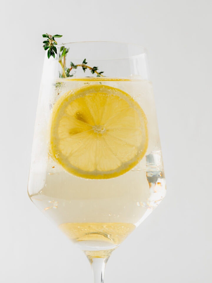 Winter Aperol Spritz Recipe (Cranberry Aperol Spritz)